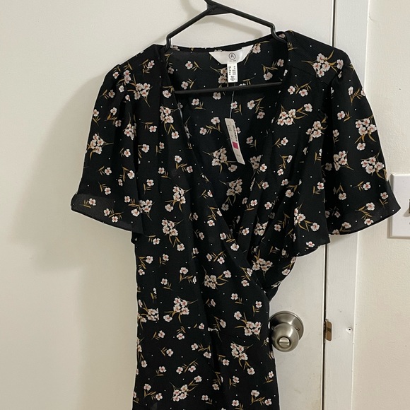 Tops | Lovely Floral Wrap Top | Poshmark